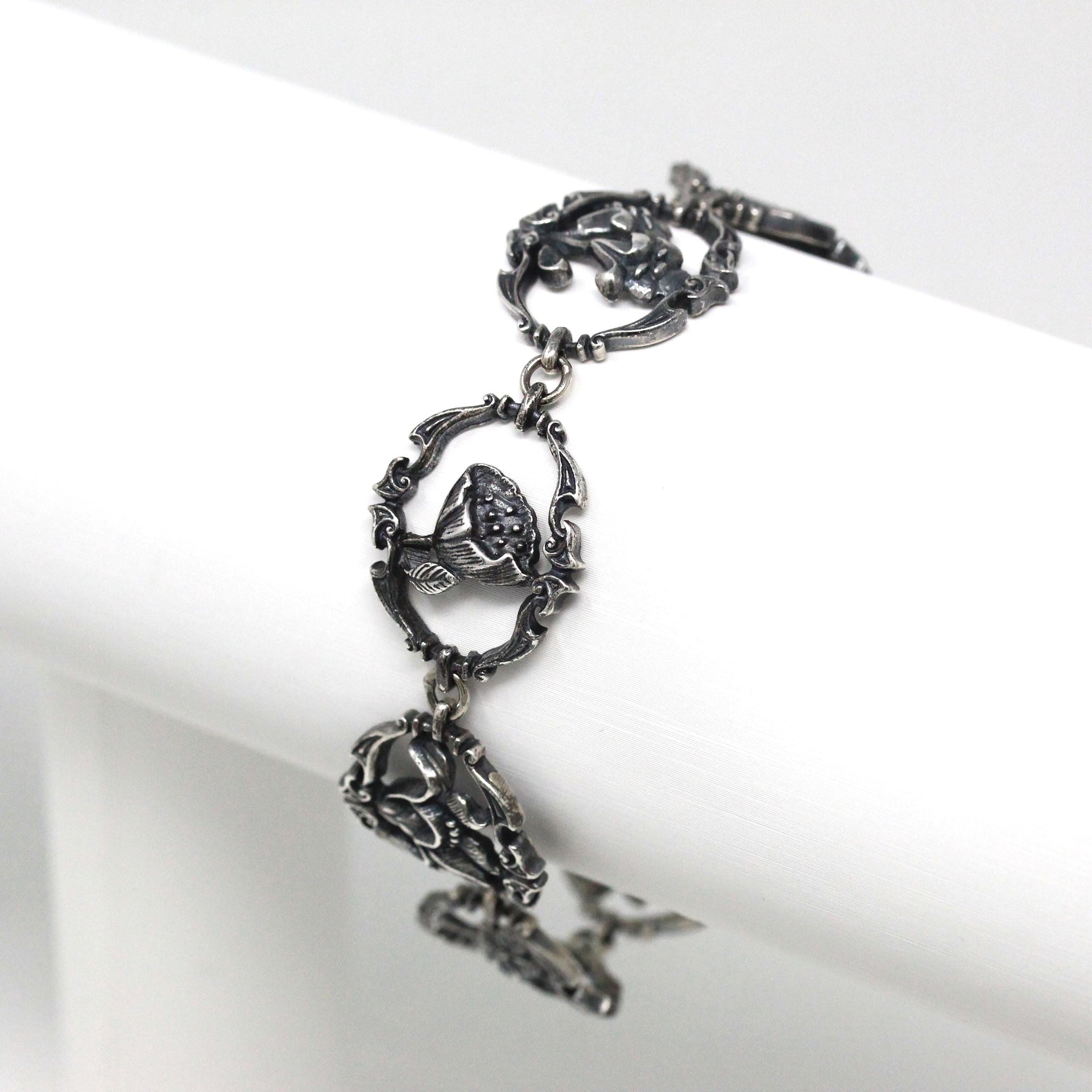 Bracelets – MJV